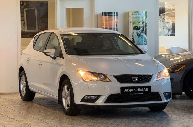Seat Leon 1.2 TSI Style En ägare NY-BES NY-Service 110hk säljes i ...