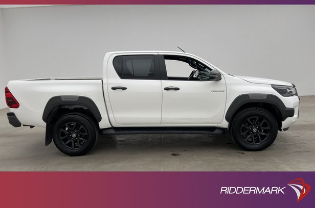 Toyota Hilux Invincible 2.8 4WD M/K-Värm Drag JBL Diff Moms säljes i ...
