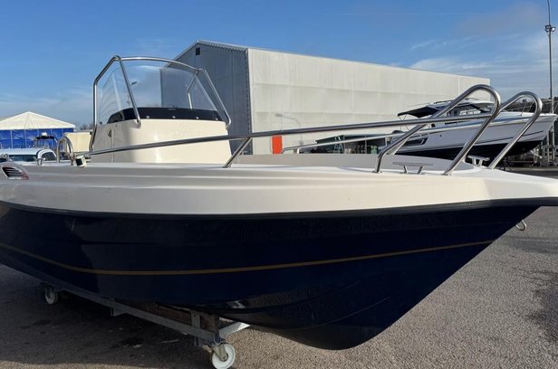 Uttern 6402 Exclusive / Mercruiser 4,3 L 190 hk -00 säljes i Ängelholm ...
