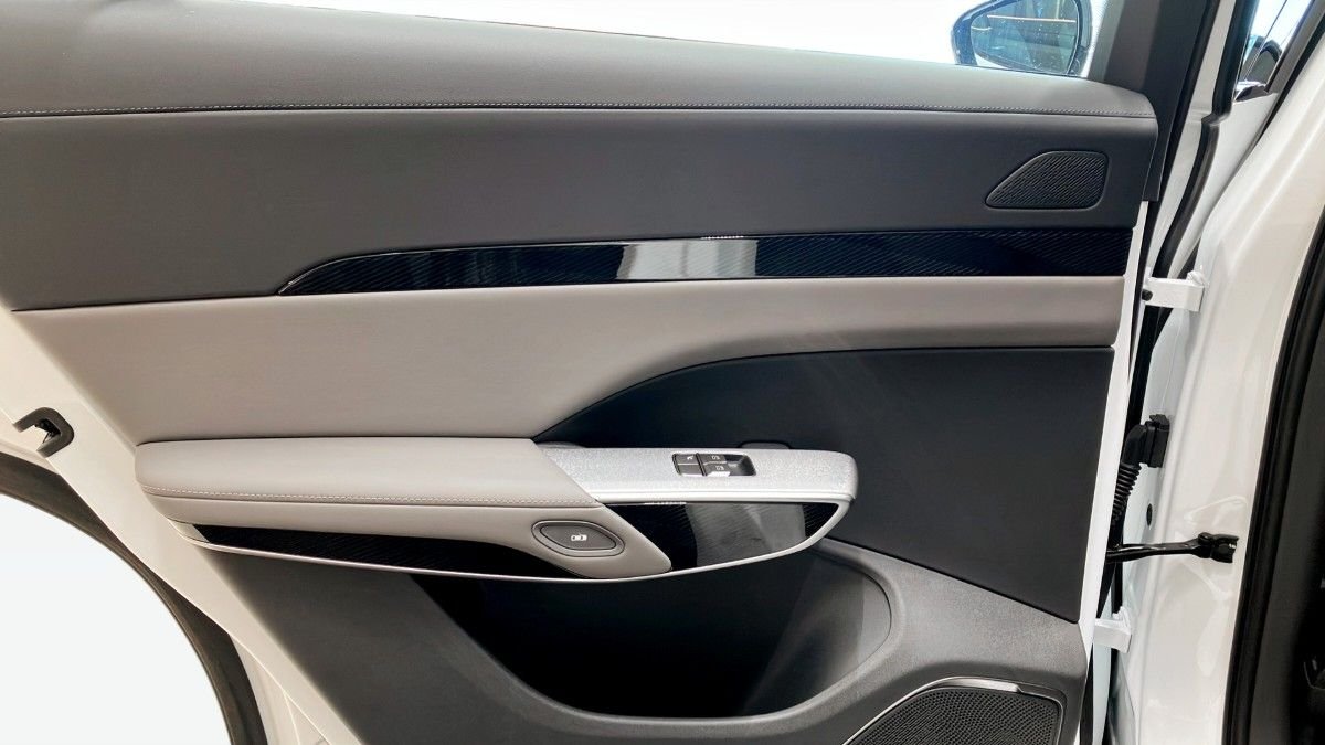 For sale - Hongqi EHS7 85 kWh, 343hp, 2025 for sale at Hedin Automotive ...