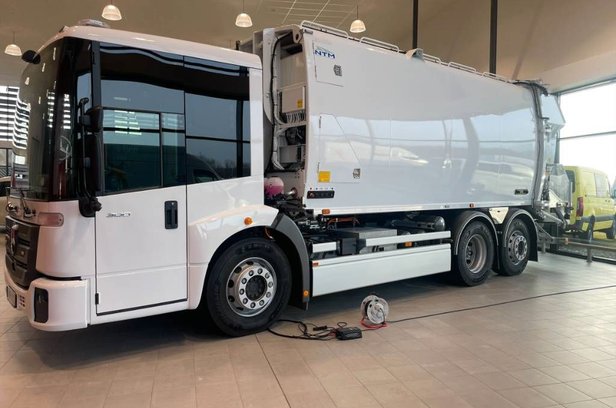 Mercedes-Benz eEconic 300 NTM fyrfacksbil säljes i Göteborgs stad | Blocket