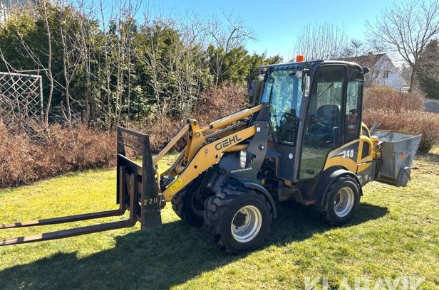 Hjullastare Gehl AL340 med redskap säljes i Salem | Blocket