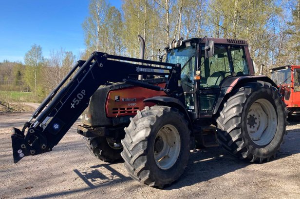 Valtra/Valmet 8400 med lastare säljes i Karls - såld eller borttagen