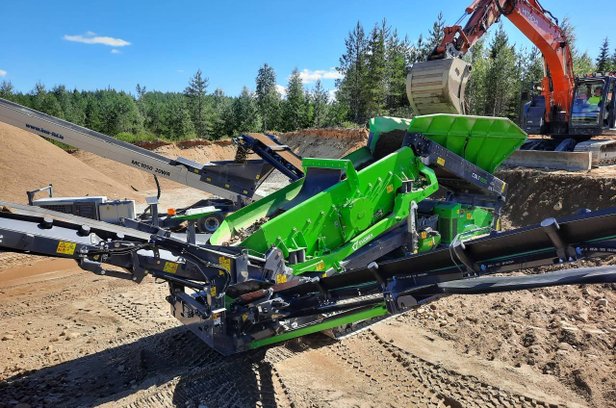 Colt 1000 Grovsorterare Leveransklar Endast 8drifttimmar säljes i ...