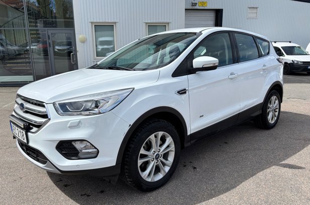Ford Kuga 1.5 EcoBoost AWD AUT Titanium Euro 6 NYBES 1Äg säljes i ...
