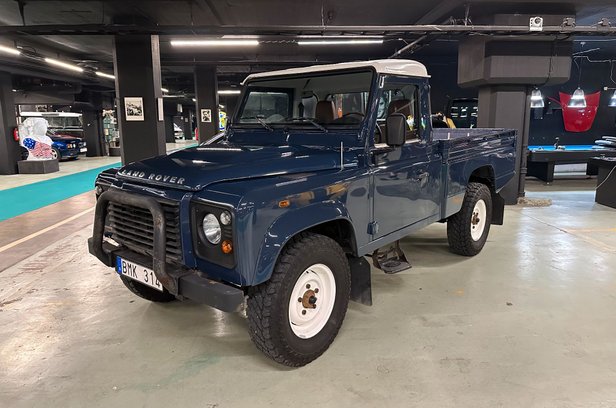 Land Rover Defender 110 HCPU, Flak är klätt i Teakgolv säljes i ...