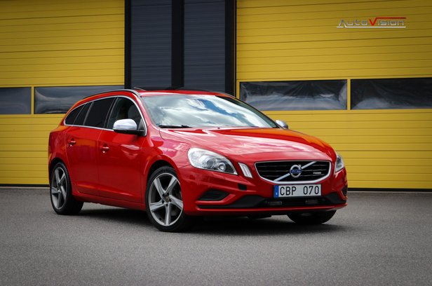 Volvo V60 D5 AWD 215hk R-Design| TAKLUCKA PREMIUM SOUND 18" säljes i ...