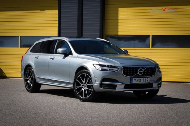 Volvo V90 CC D4 AWD 190hk Inscription Pro | B&W PANO HUD 20" säljes i ...