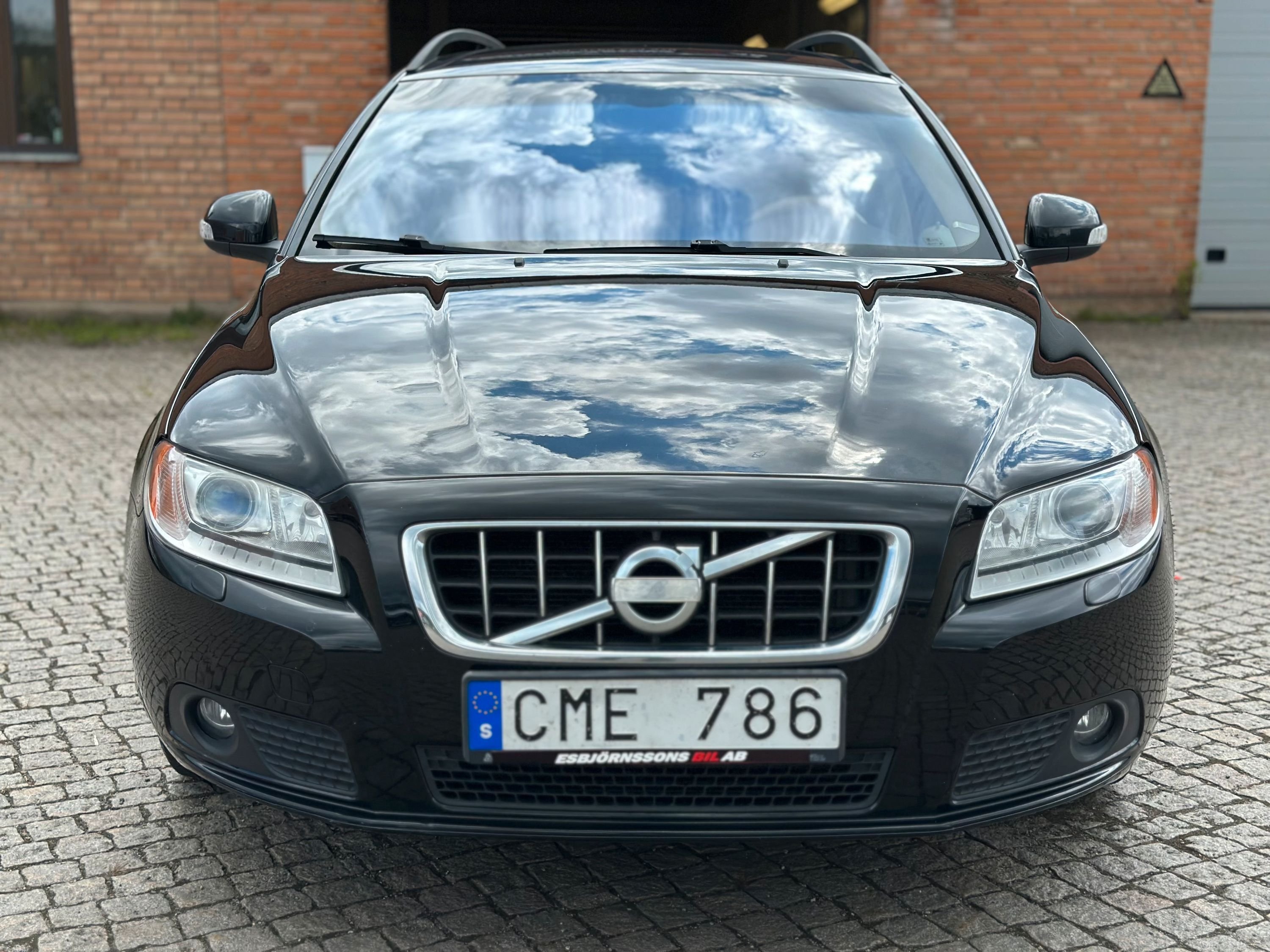 For sale - Volvo V70 D3 Manual, 163hp, 2011 for sale at Esbjörnssons Bil