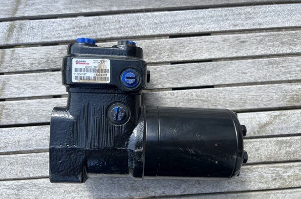 Styrventil till hjullastare säljes i Flera platser | Blocket