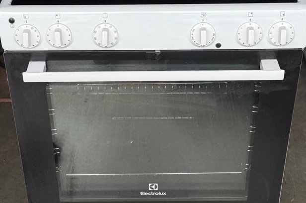 Electrolux Spis Varmluftsugn 60 cm 230/400 V säljes i Nacka | Blocket