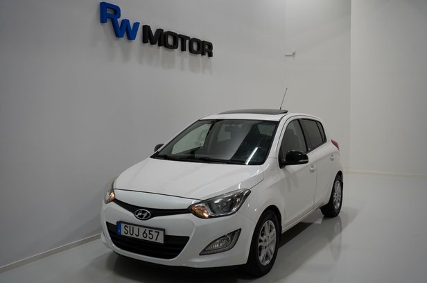 Hyundai i20 5-dörrar 1.4 101hk Premium Taklucka BT P-sensor säljes i ...