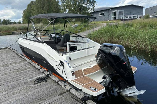 Uttern D77 & Mercury 350 V10 4-takt -2025 Fullutrustad säljes i ...