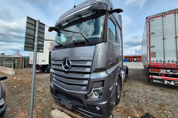 Mercedes-Benz Actros 963-4-C säljes i Luleå | Blocket