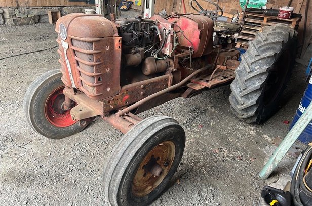 Veterantraktor BM VOLVO 350 Boxter säljes på - såld eller borttagen