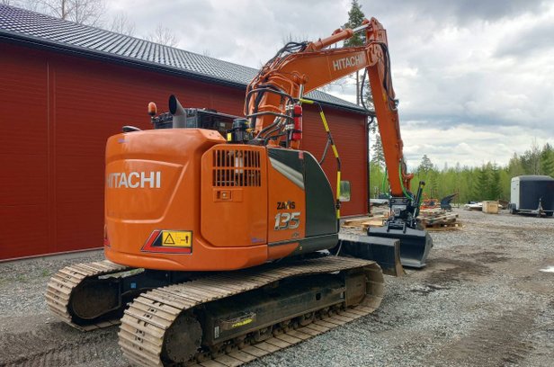 Hitachi ZX135US-7 Steelwrist X18 m grip Steg 5 utan Ad-blue säljes i ...