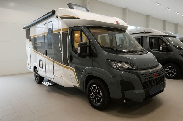 Bürstner B66 TD 690 140hk, Automat, Långbäddar, Lithium säljes i ...