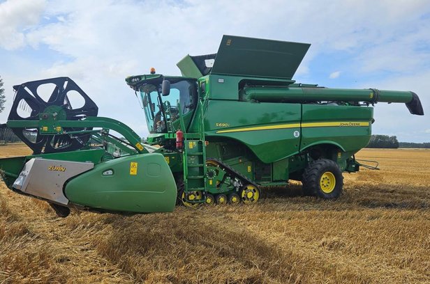 John Deere S690i + Zürn 35-fot Premium Flow + rapsknivar säljes i ...