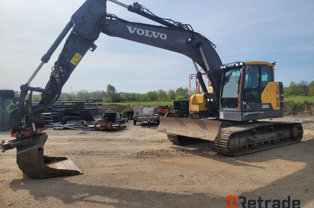 Grävmaskin Volvo EC 235 EL Grävsystem och många redskap säljes i ...
