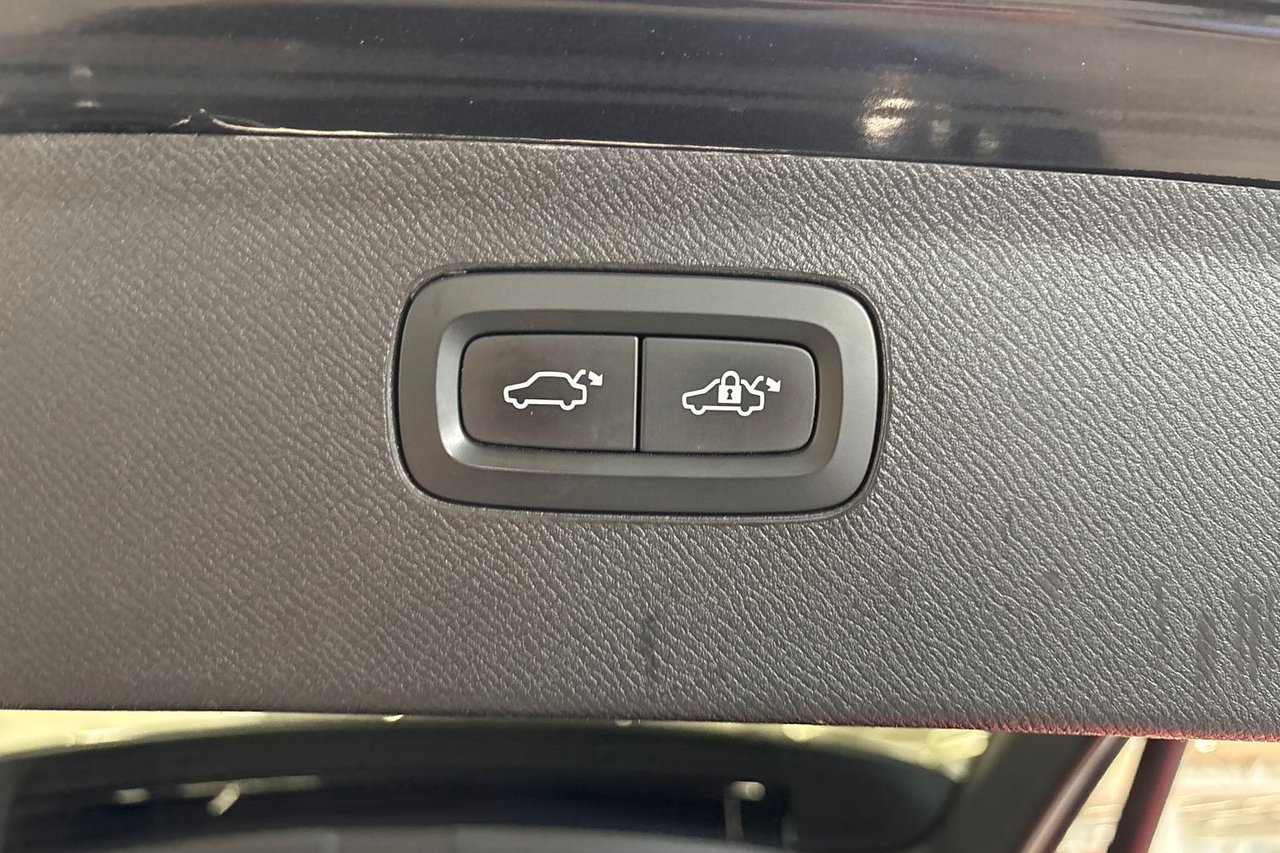 For sale - Volvo XC90 Recharge T8 AWD Geartronic, 392hp, 2020 for sale at Bilia Outlet, Kungens ...