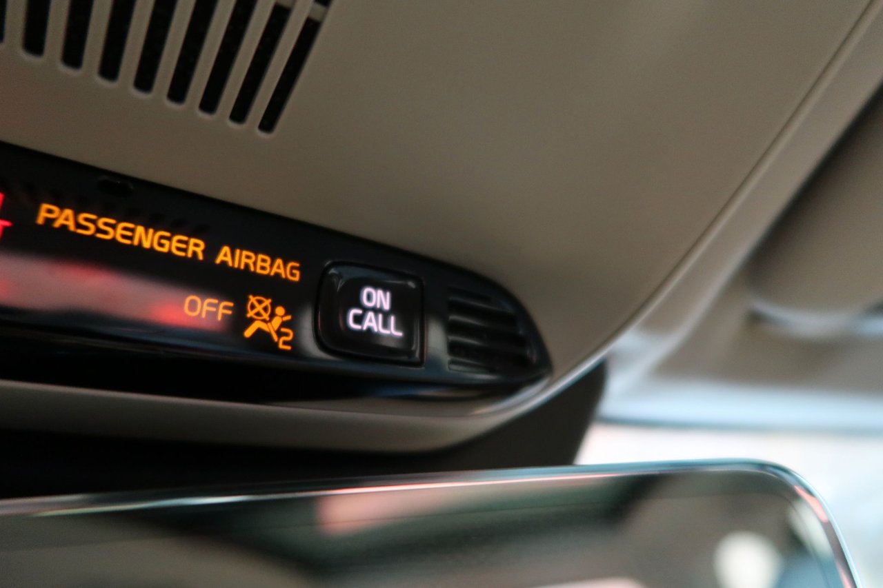 For sale - Volvo XC60 Recharge T8 AWD Geartronic, 392hp, 2020 for sale at KFL Bilcenter, Eskilstuna