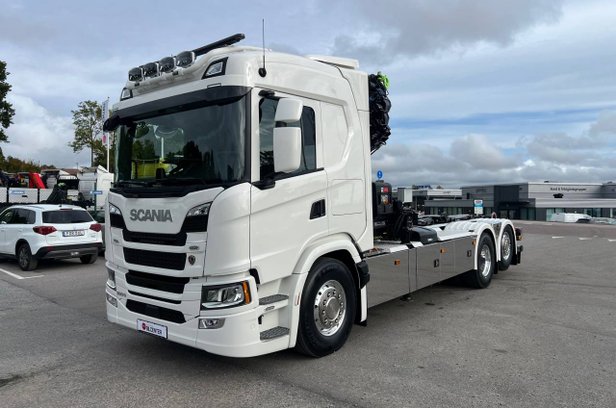 Scania G500 6x2*4 Kranväxlare Hiab 302-E6 Kran & Smart Dash säljes i ...