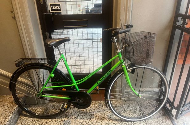 Ny renoverad 28 tum crescent, Rex, mustang dam cyklar säljes i Malmö ...