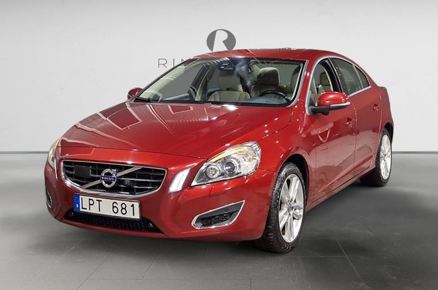 Volvo S60 T5 240 HK AUT SUMMUM DRAG BLIS BACKKAMERA 17" säljes i ...