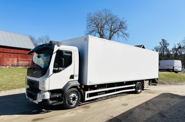 Volvo FL250 4x2 Euro 6 Långt skåp 28.000 mil säljes på Ekerö | Blocket