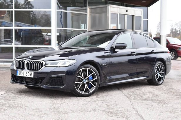 BMW 545 e 394HK xDrive M-SPORT TAKLUCKA HUD H&K LASER säljes i Upplands ...