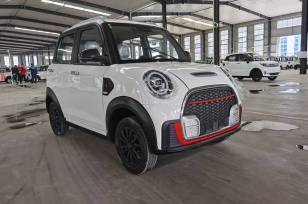 Titan R8X 25KM/H LITHIUM KÖRKORTSFRI! säljes i Stockholms stad | Blocket