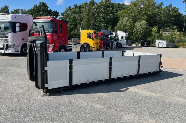 Bilcenter Flaket- 5,6M Lastväxlarflak med Aluminiumlämmar säljes i ...