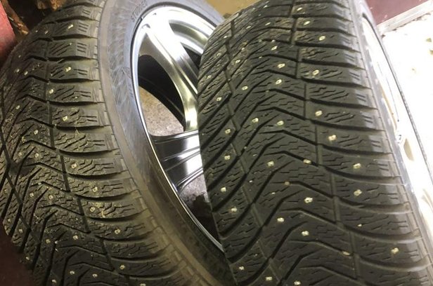Vinterdäck, Yokohama, 245/45 R18, Dubbdäck, i - såld eller borttagen