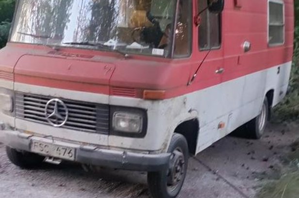 Mercedes-Benz T L 406 DA Skåpbil säljes i Grä - såld eller borttagen