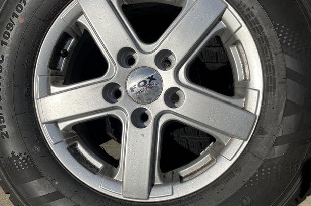215/70R15 KUMHO C-DÄCK FRIKTION säljes i Sval - såld eller borttagen
