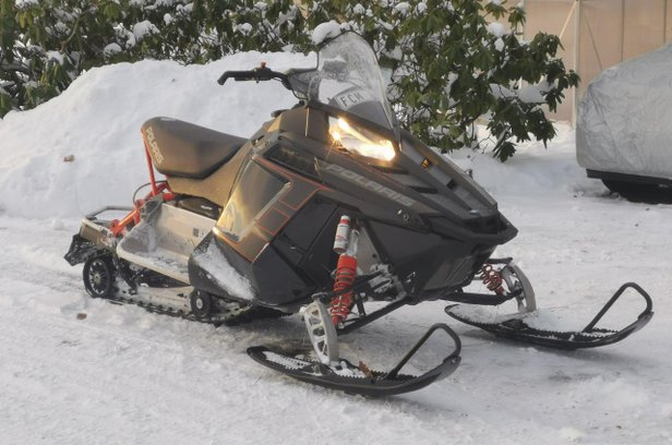 Polaris Rush Pro-Ride 600 ELSTART säljes i Sv - såld eller borttagen