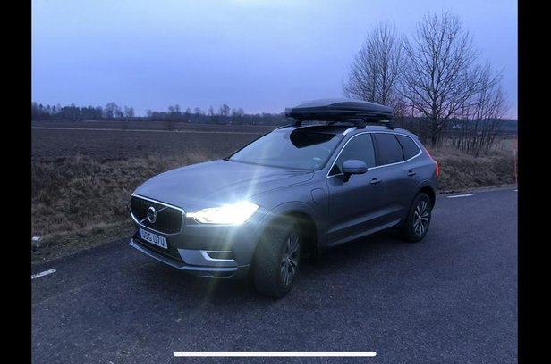 Volvo takbox Space design 420, Glossy säljes - såld eller borttagen