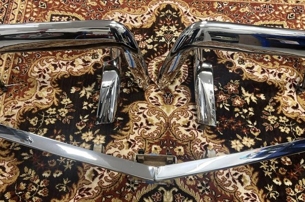 Stötfångare Corvette C3 1972 säljes i Borghol - såld eller borttagen