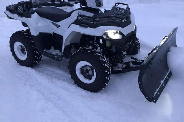 Polaris Sportsman 570 T3b traktor med plog säljes i Haparanda | Blocket