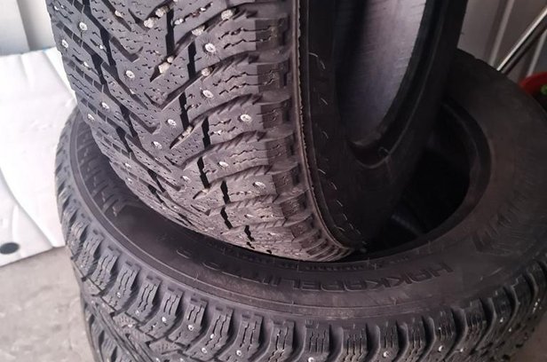 Nokian Hakkapeliitta 8 - 185-65 R15 säljes i - såld eller borttagen