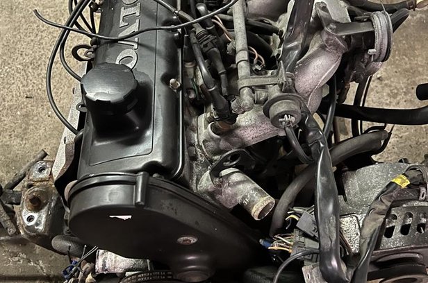 Volvo 740 B230F motor med växellåda M47 sälje - såld eller borttagen