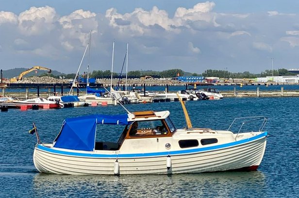 Henån 25 snipa med ”Ny” Motor säljes i Varber - såld eller borttagen