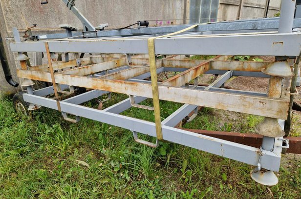 Båtvaggor tre mycket gedigna vaggor / ställag - såld eller borttagen