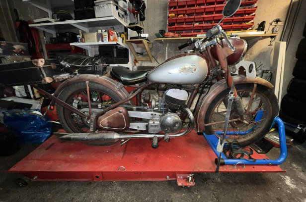 Monark M400 175cc veteran motorcykel säljes - såld eller borttagen