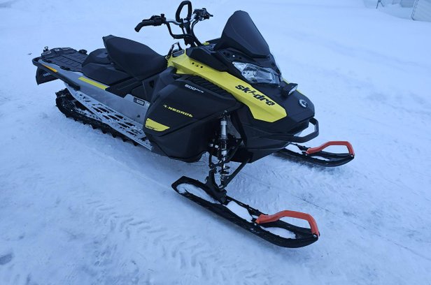 Ski-doo Renegade Sport 600 ace 2022 säljes i - såld eller borttagen