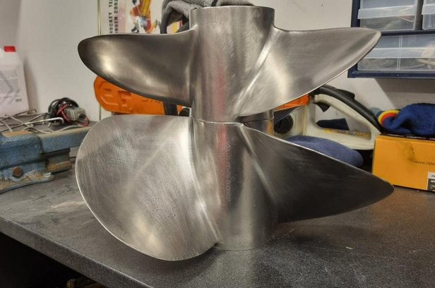 volvo penta 290 dp propeller c6 säljes i Öste - såld eller borttagen