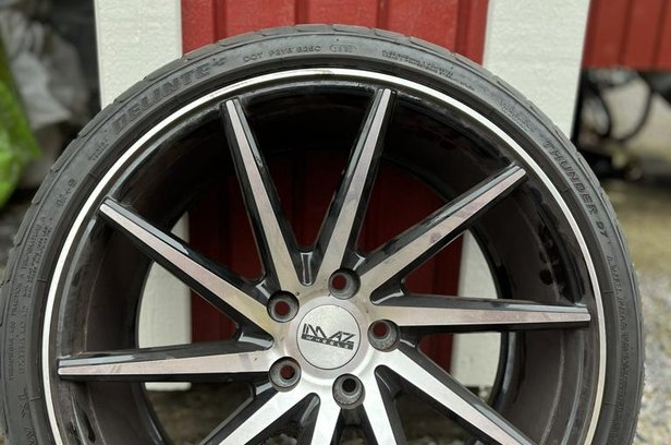 Fynda Imaz fälgar med sommardäck 19 tum sälje - såld eller borttagen