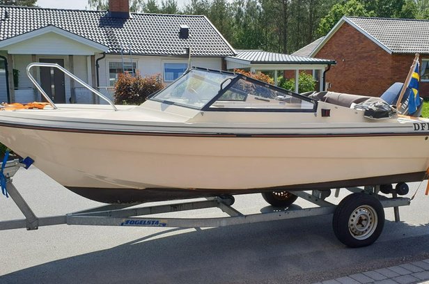 Uttern 5000 DC, 70 hk 2t säljes i Dals-Ed | B - såld eller borttagen