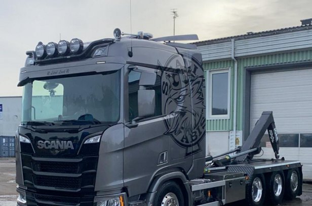 Scania r 590 ( asfalt ekipage ) säljes i Munk - såld eller borttagen