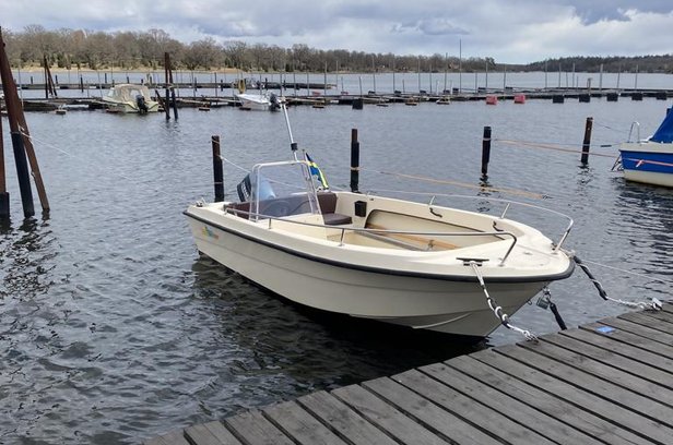 Uttern 5201 med Yamaha 60 hk säljes i Sölvesb - såld eller borttagen